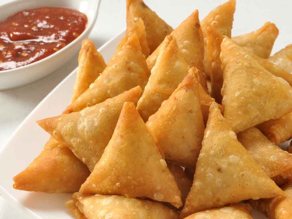 10 Best Street Foods of MUMBAI | Travelholicq