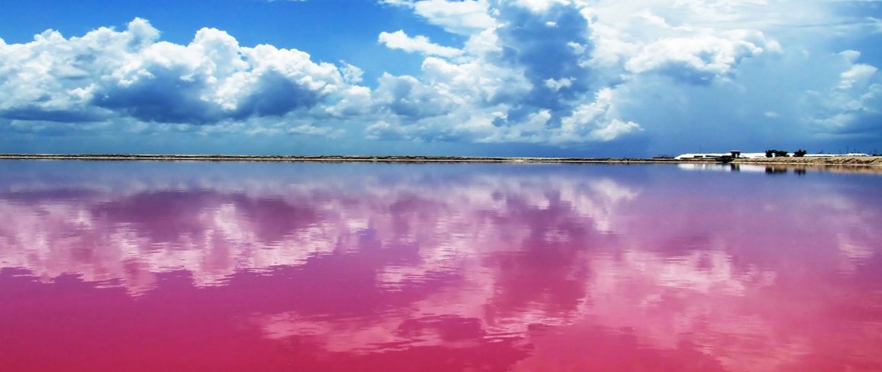 The World’s 5 Most Colorful Natural Lakes | Travelholicq
